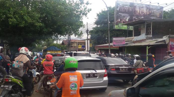 Macet Parah di Jl Antang Raya - Tribun-timur.com