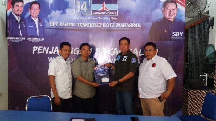 Giliran Appi dan Yagkin Ambil Formulir Pendaftaran Penjaringan Calon Wali Kota di Demokrat ...