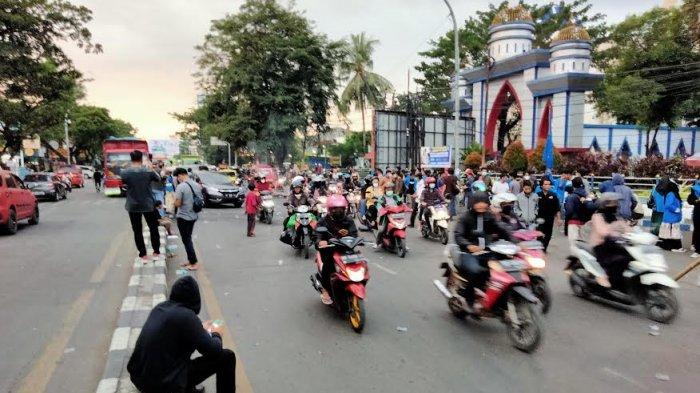 Unjuk Rasa Mahasiswa Unismuh Bubar, Blokade Jl Sultan Alauddin Dibuka - Tribun-timur.com