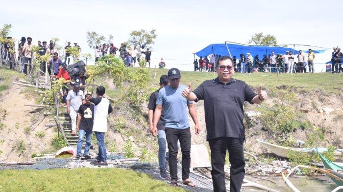 Firdaus Daeng Manye Buka Lomba Perahu di Mangarabombang Takalar ...