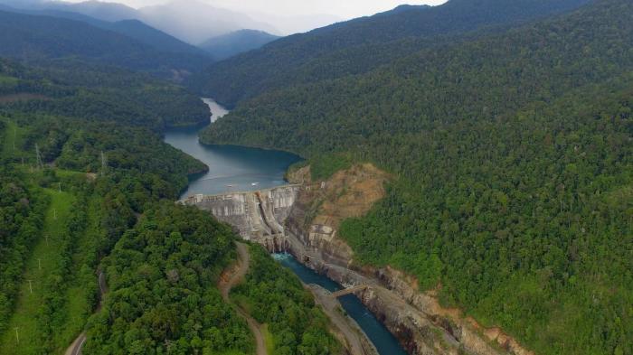FOTO DRONE: Indahnya Pemandangan PLTA Balambano Luwu Timur - Tribun ...