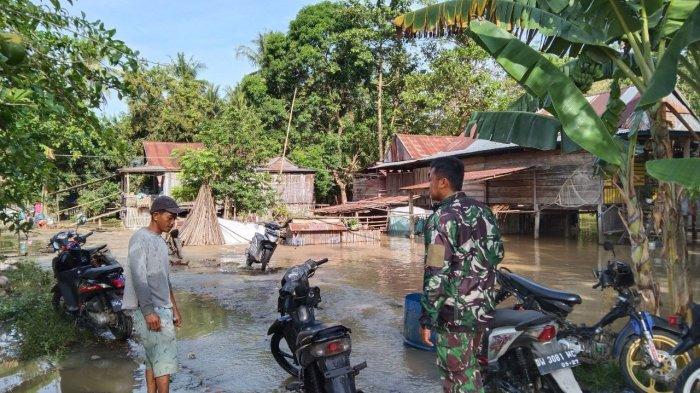 Sempat Terputus Karena Banjir, Akses Jalan Poros Sengkang-Liu Wajo Kini Bisa Dilewati - Tribun ...