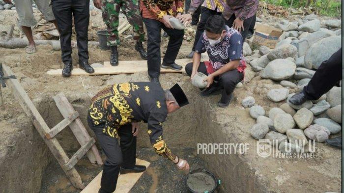 Untuk Pembangunan Masjid, Basmin Mattayang Hibahkan Lahan di Kamanre - Tribun-timur.com
