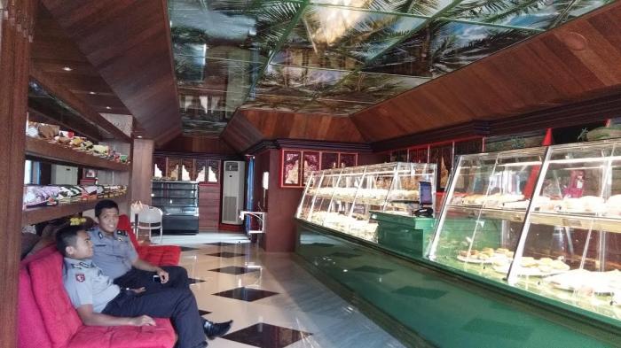 VIDEO: Begini Nyamannya Suasana di Roti Daeng - Tribun-timur.com