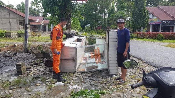 Korban Angin Puting Beliung di Luwu Utara Dapat Bantuan dari Pemprov - Tribun-timur.com