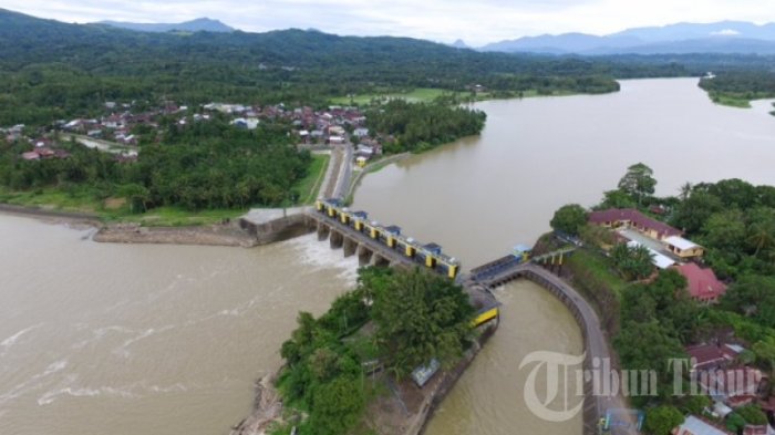 FOTO DRONE: Bendungan Benteng Kebanggaan Kabupaten Pinrang - Tribun ...