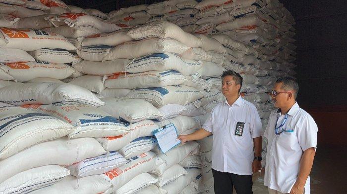 Bulog Jamin Stok 8 Ribu Ton Beras di Gudang Bara I dan II Cukup hingga 2025 di Palopo - Tribun ...