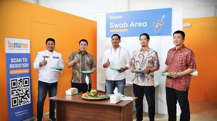 FOTO: Bumame Farmasi Latimojong Hadirkan Layanan PCR Swab Test & Swab ...