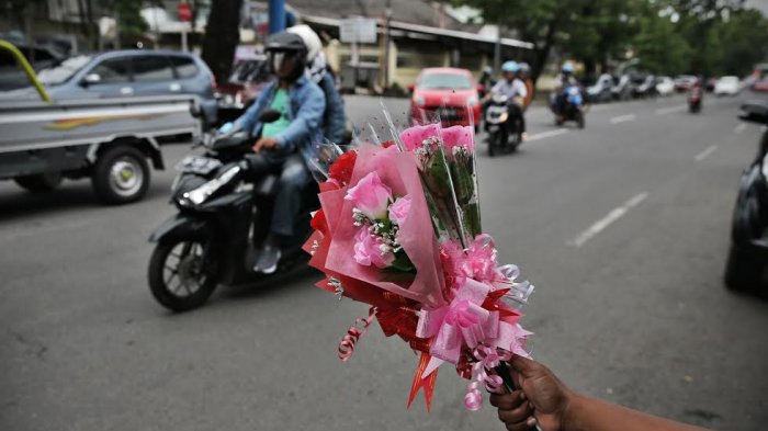 Foto Penjualan Bunga Jelang Valentine Meningkat Tribun Timur