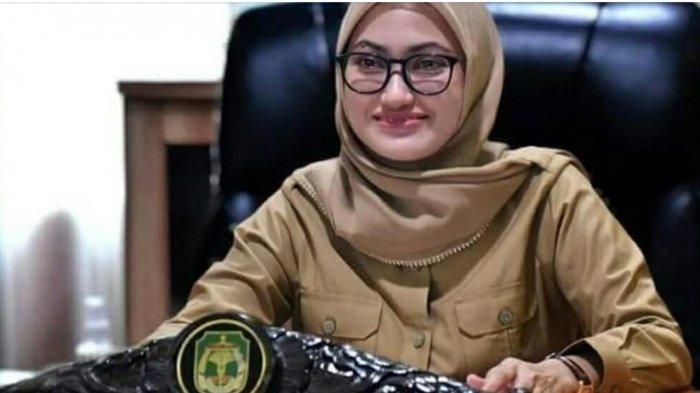 Indah Putri Indriani di Barisan Pertama Pelantikan 11 Bupati se-Sulsel ...
