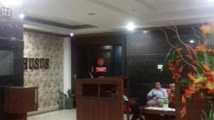 Burhanuddin Baharuddin Mulai Jalani Pemeriksaan di Kejati Sulselbar ...