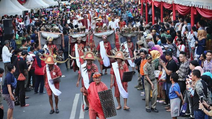 Intip Foto-foto Cantiknya Model Fashion Carnaval HUT Sulsel, Thita SYL ...
