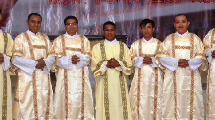 7 Calon Pastor Katolik Akan Ikuti Pentahbisan di Toraja Utara - Tribun ...