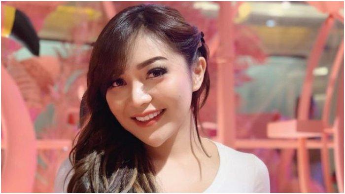 Profil / Biodata Chacha Sherly Eks Trio Macan Meninggal, Terungkap Nama ...