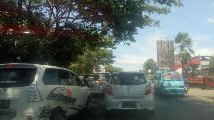 Macet di Depan SMP 1 Turikale Maros, Ini Penyebabnya - Tribun-timur.com