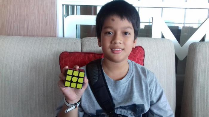 Jago Main Rubik, Bocah 11 Tahun Ini Jadi Peserta Termuda di Kompetisi ...