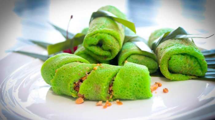 Enjoy Celebes Ala Best Western, Kue Tradisional Mulai Rp 5 Ribuan ...
