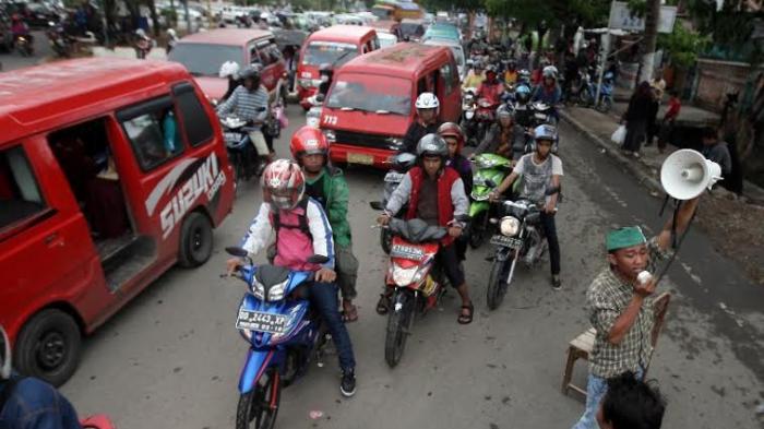 FOTO: Inilah Biang Macet di Jalan Sultan Alauddin - Tribun-timur.com