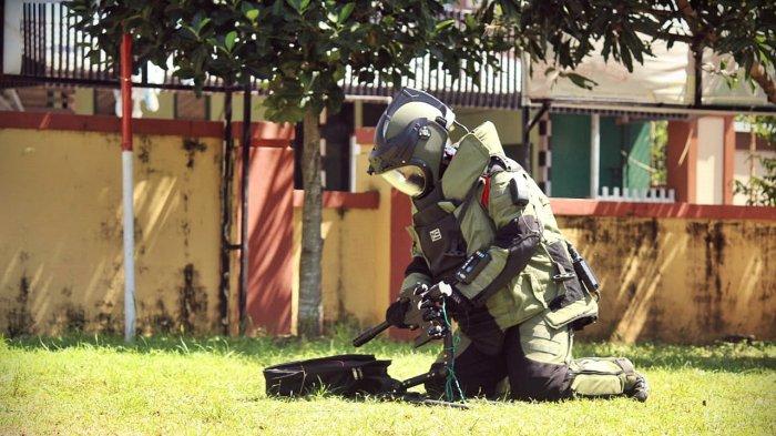 FOTO: Gegana Brimob Polda Sulsel Latihan Penanganan Penyerangan OTK ...