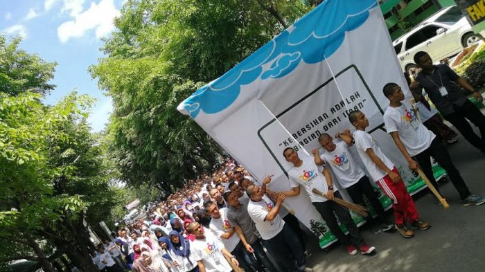 Ini Cara Maba FTI UMI Kampanyekan Gerakan Kampus Bersih - Tribun-timur.com