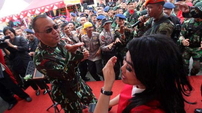 FOTO: Hera KDI dan Pangdam VII Wirabuana - Tribun-timur.com
