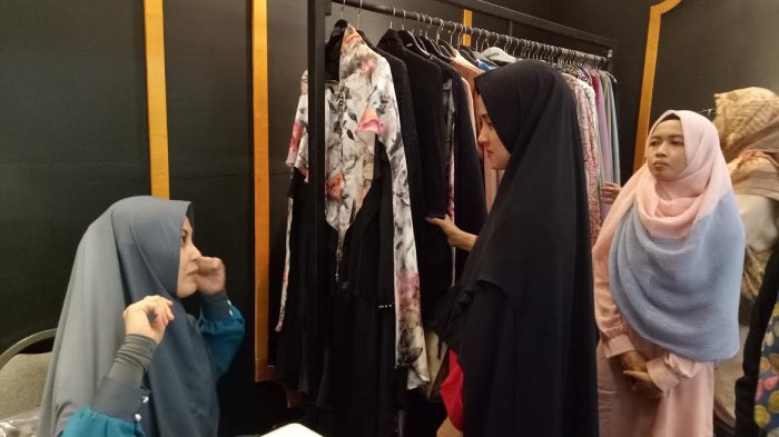 Dian Risty Tawarkan Koleksi Busana Muslim Premium, Harganya Hingga Rp 2 ...