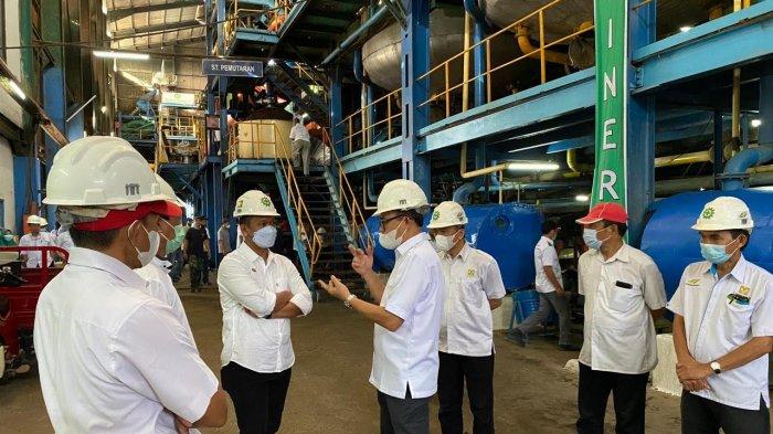 Direktur Holding Perkebunan Tinjau Kesiapan Giling Pabrik Gula PTPN XIV ...