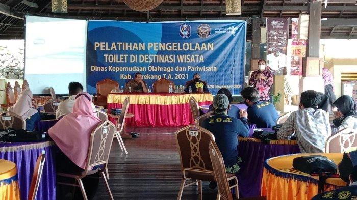 Dispopar Enrekang Latih Pengelolaan Toilet di Destinasi Wisata - Tribun-timur.com