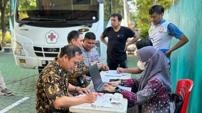 Gandeng Mobil Unit Donor Darah, PLN Kumpulkan 35 Kantong Darah dalam ... Gandeng Mobil Unit Donor Darah, PLN Kumpulkan 35 Kantong Darah dalam ...