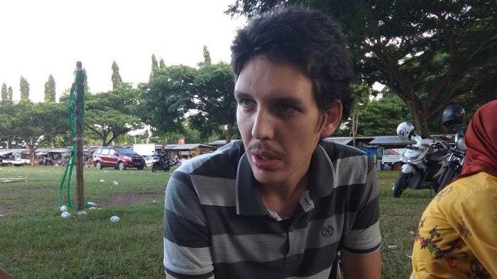 Lima Tahun Tinggal di Soppeng, Douglas, Warga Amerika Kuasai Bahasa ...