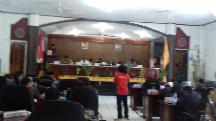 Anggota DPRD Toraja Utara Didominasi Sarjana Ekonomi - Tribun-timur.com