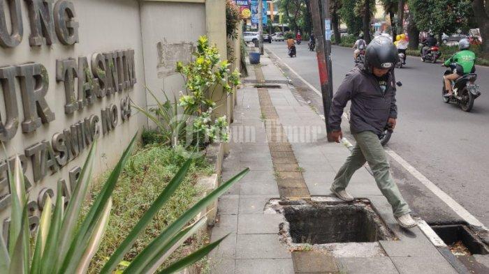 Tanpa Penutup, Lubang Drainase di Jalan Hertasning Membahayakan Pengguna Jalan - Tribun-timur.com