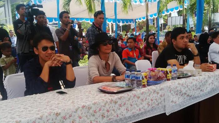 5 November, Andy Rif Tampil di Akkarena - Tribun-timur.com