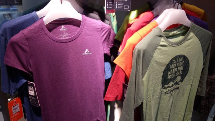 Buat Perempuan Pendaki, Kini Ada Koleksi Khusus dari Eiger - Tribun ...