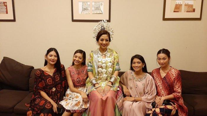 Empat Finalis Puteri Indonesia Dampingi Andi Natassa Saat Mappacci ...