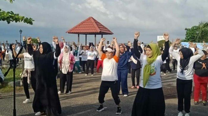 Erna Rasyid Taufan Tutup Rangkaian Hut Ke 45 PPNI Parepare - Tribun-timur.com