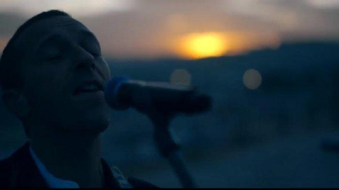 Everyday Life-Coldplay (2019) - Tribun-timur.com