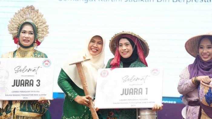 KIKST Gelar Lomba Fashion Show, Model Baju Adat Bugis Sabet Juara ...
