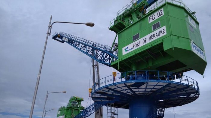 Pelindo IV Adakan Dua Fix Crane Percepat Bongkar-Muat di Pelabuhan ...