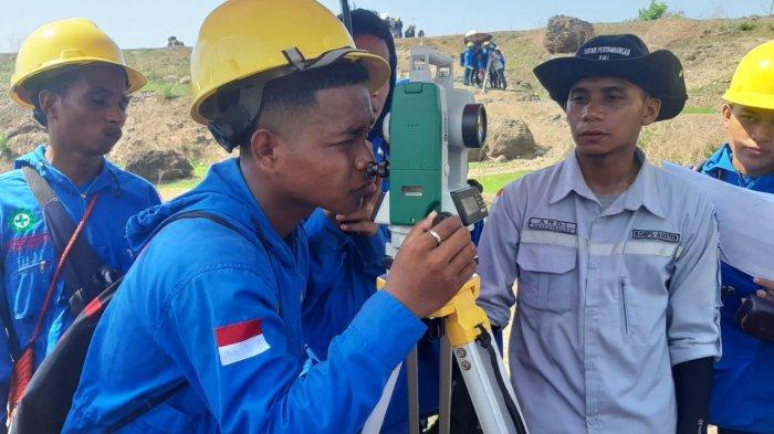 Dosen dan Mahasiswa FTI UMI Dampingi 42 Siswa SMKN 1 Sorong Papua Praktik Pemetaan di Samata ...