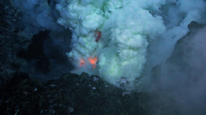 Gunung Api Bawah Laut Ditemukan di AS Ternyata Ada di Alquran, ini ...