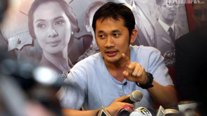 TRIBUNWIKI: Berikut Profil Hanung Bramantyo, Sutradara Film Bumi ...