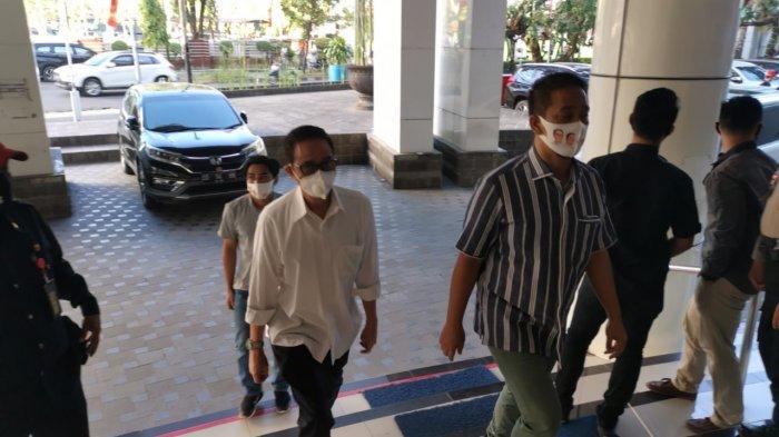 FOTO: Harmil Mattotorang dan Andi Ilham Nadjamuddin Jalani Tes ...