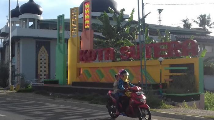 Sutera Jadi Gapura Kota Sengkang Kabupaten Wajo - Tribun-timur.com