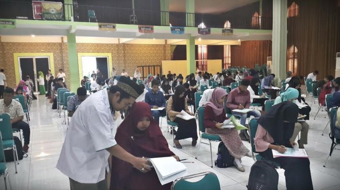 FOTO: Seleksi Calon Mahasiswa Baru UIM Makassar - Tribun-timur.com