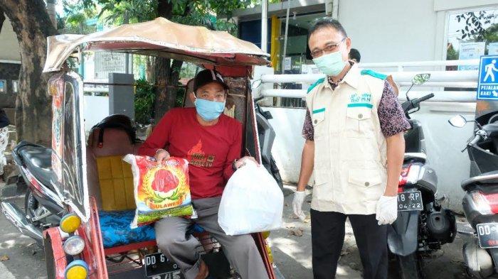 YBM PLN UIW Sulselrabar Bagikan 500 Paket Sembako ke Kaum Dhuafa - Tribun-timur.com