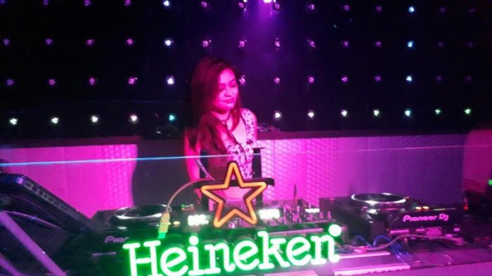 Dj Cewek Kenzomia Bikin Clubber Royal jadi Insomnia - Tribun-timur.com