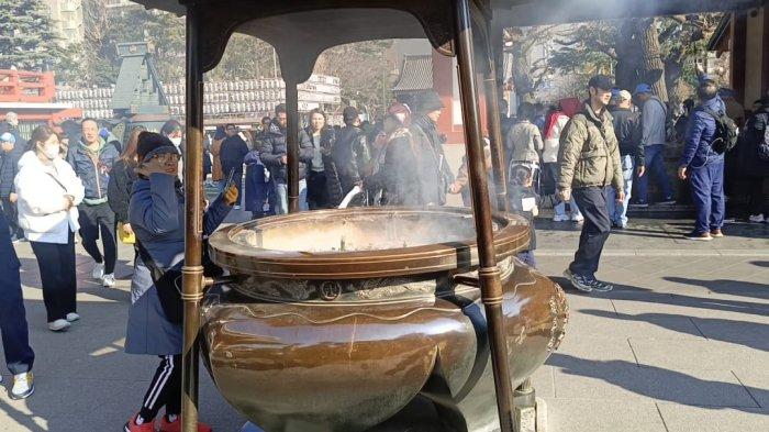 Omikuji di Kuil Senso-ji, Kepercayaan Masyarakat Jepang pada Sebuah Kertas Ramalan - Tribun ...
