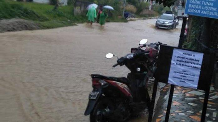 Drainase Buruk, Jalan Berubah Jadi Sungai di Kabupaten Mamasa - Tribun-timur.com