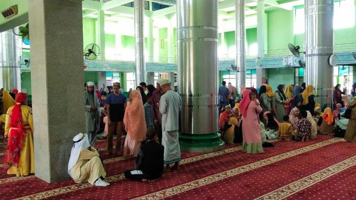 FOTO-FOTO: Warna-warni Busana Haji Khas Bugis Jamaah Pangkep, Dipakai ...
